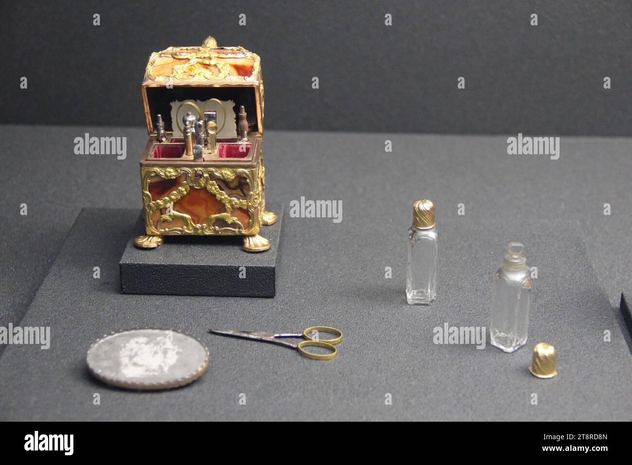Qing Glass & Gold Box, Special Exhibit of Glass Artifacts, Palace ...
