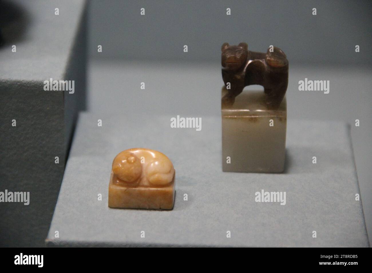 Jade seals hi-res stock photography and images - Alamy