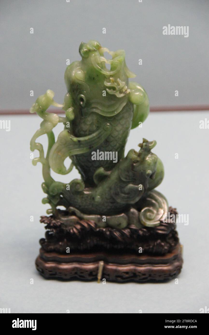Qing jade flower holder hi-res stock photography and images - Alamy