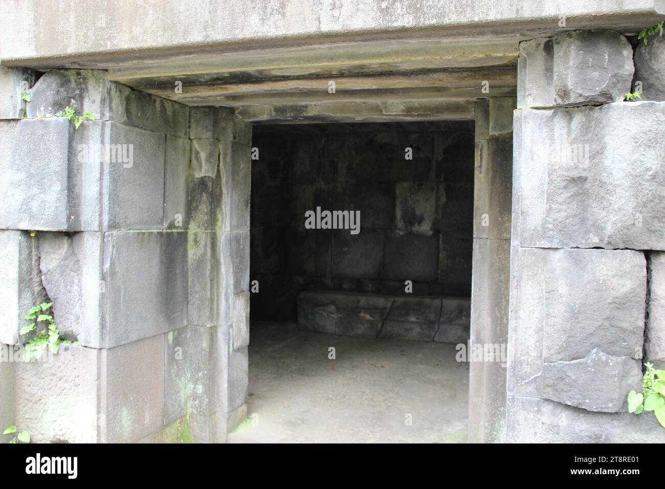 Edo castle remains hi-res stock photography and images - Alamy
