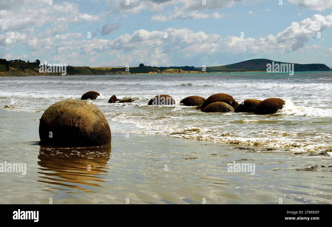 The Moeraki Boulders NZ, The Moeraki Boulders are geological marvels ...