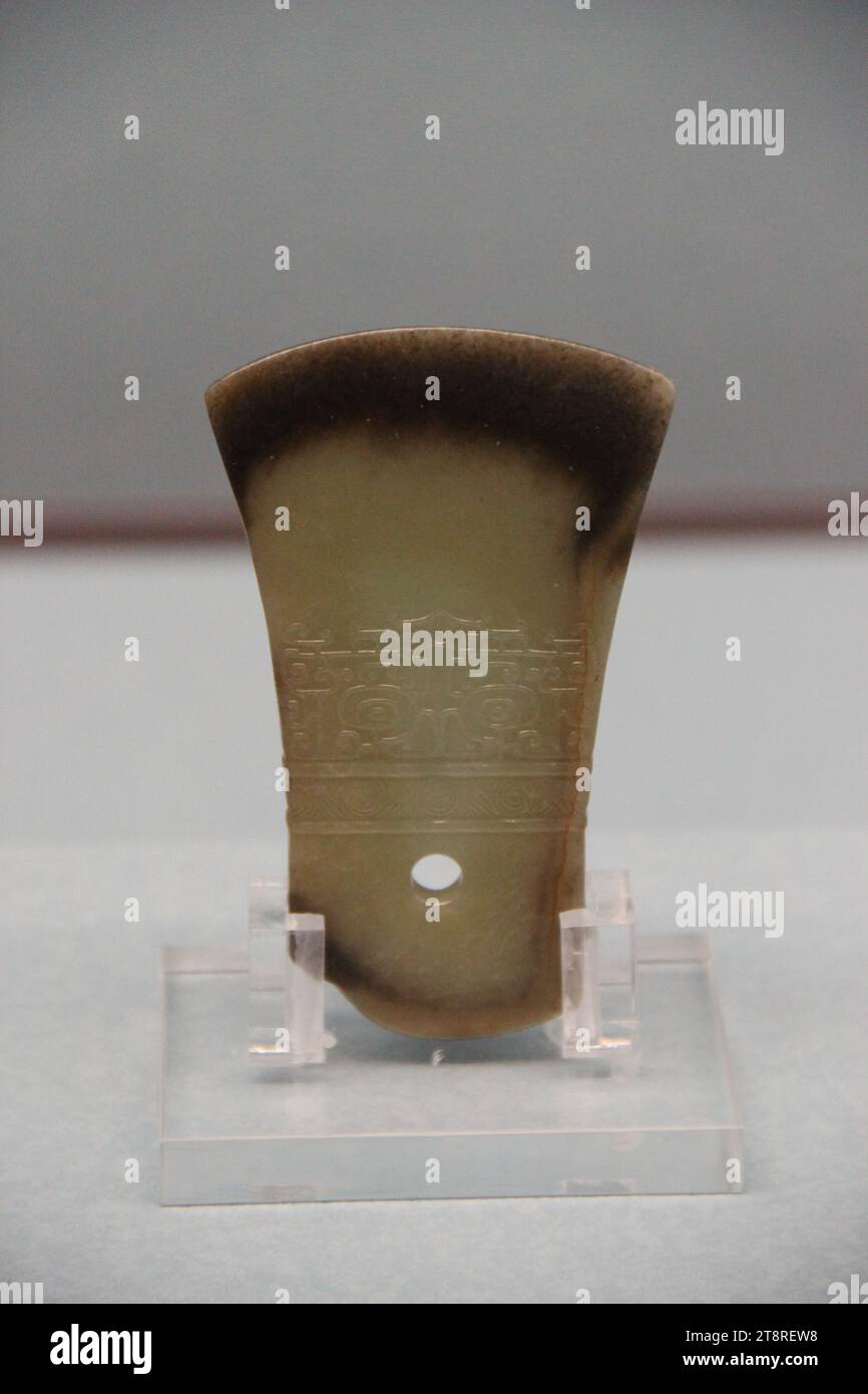 Qing jade gui hi-res stock photography and images - Alamy