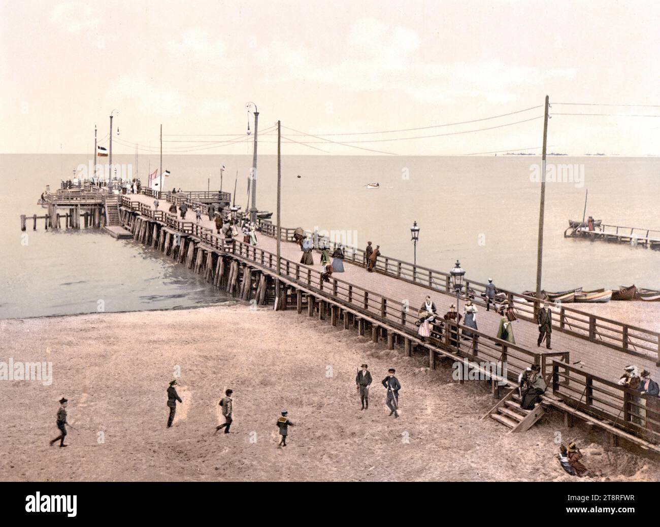 Seebrücke und Landungsbrücke in Zoppot, Westpreußen, früher Deutschland ...