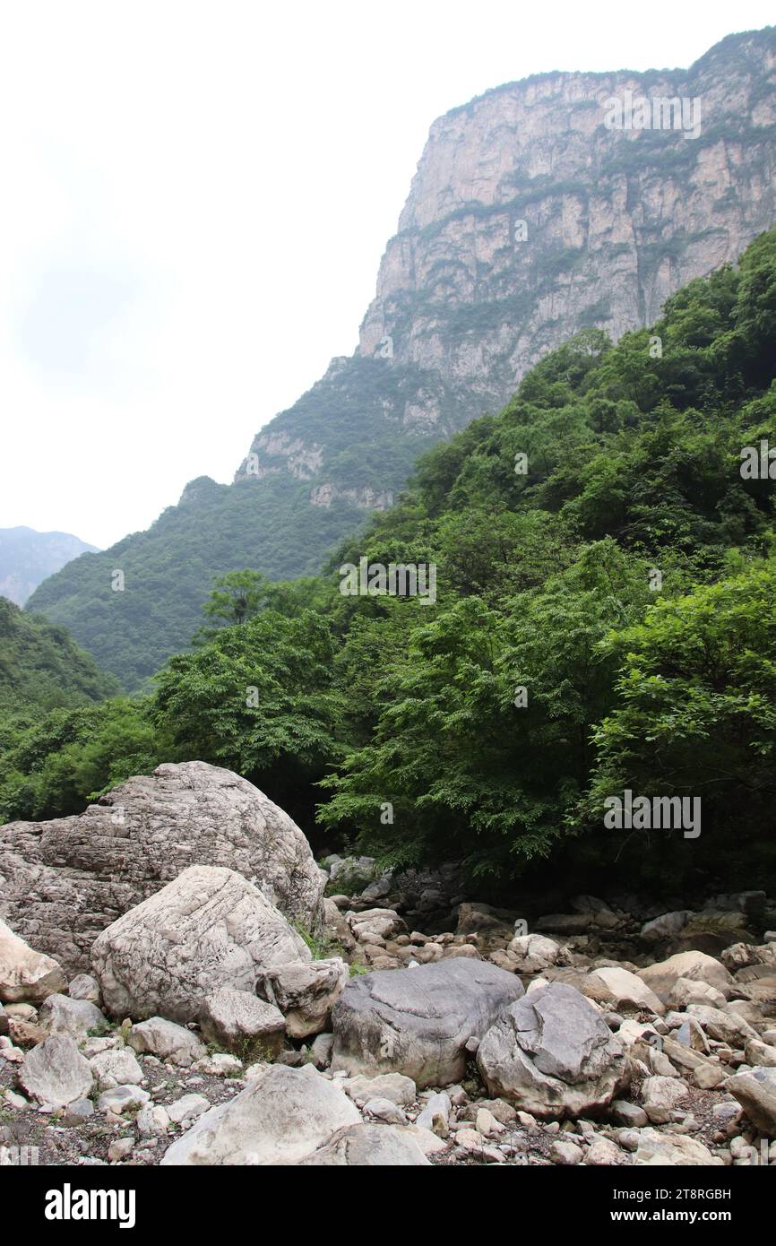Yuntai shan national geopark hi-res stock photography and images - Alamy