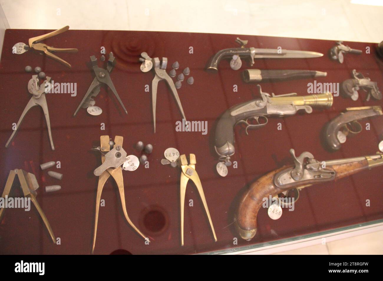 Percussion cap pistols hi-res stock photography and images - Alamy