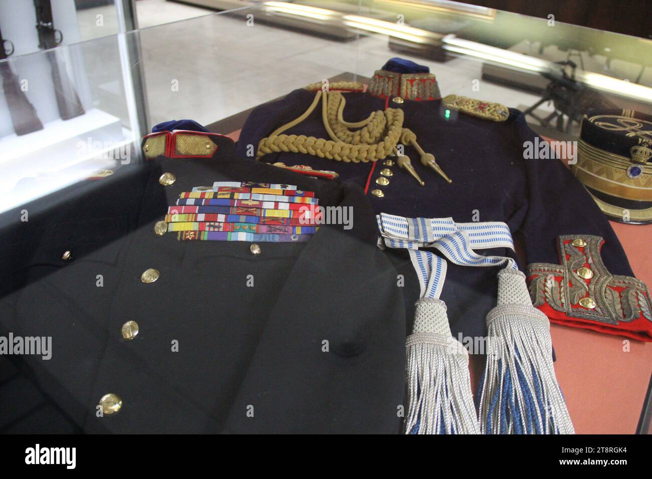 Hellenic war museum generals uniform hi-res stock photography and ...