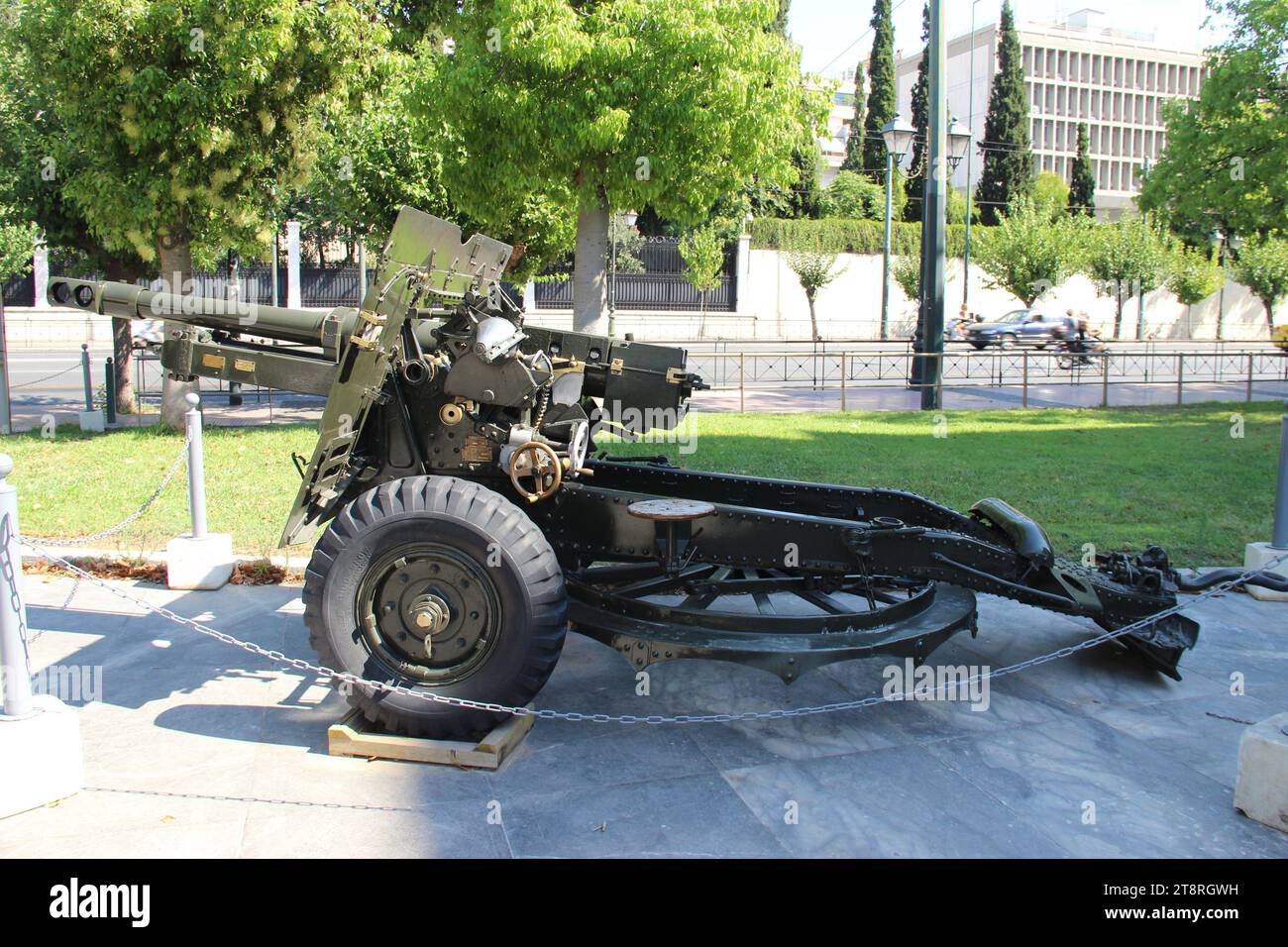 Hellenic War Museum Howitzer 25-Pounder, Athens War Museum, Athens ...