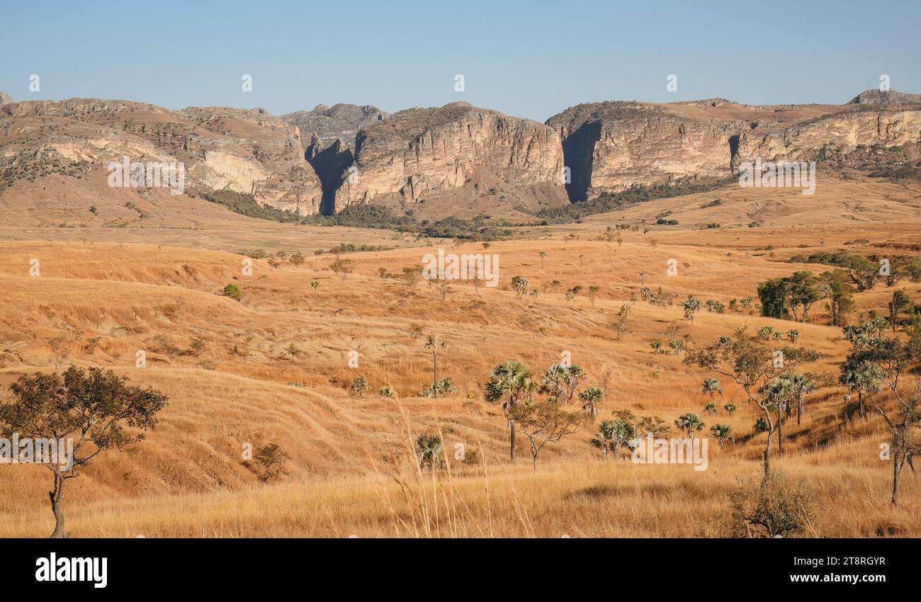 Madagascar road sign hi-res stock photography and images - Alamy