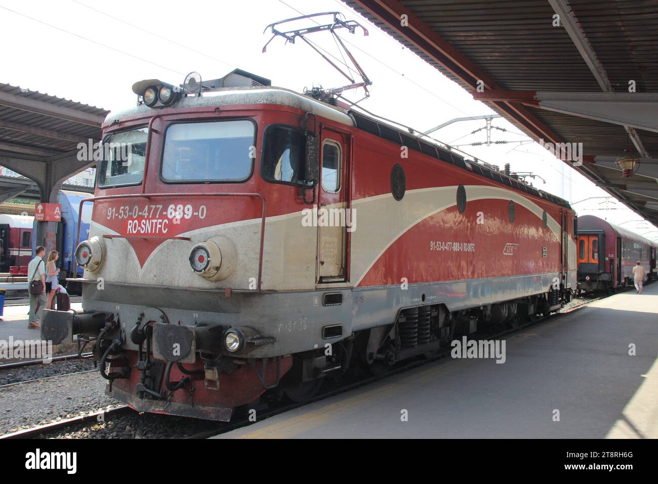 Romanian Railways (CFR) Electric Locomotive, Bucharest North Station ...