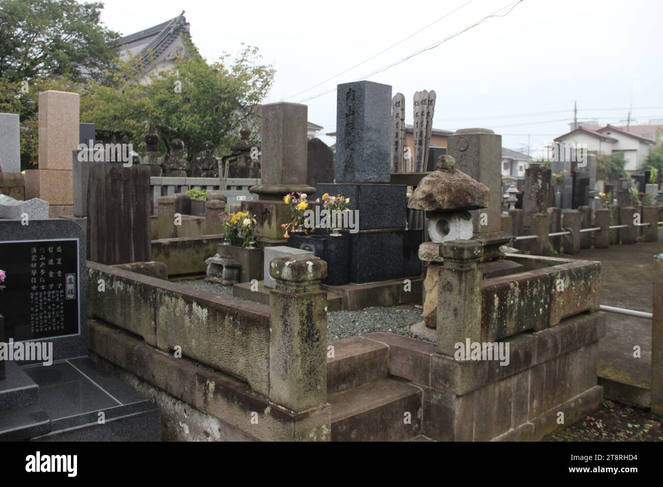 Chiba-dera Temple Cemetery, Shingon Buzan Sect of Buddhism, temple ...