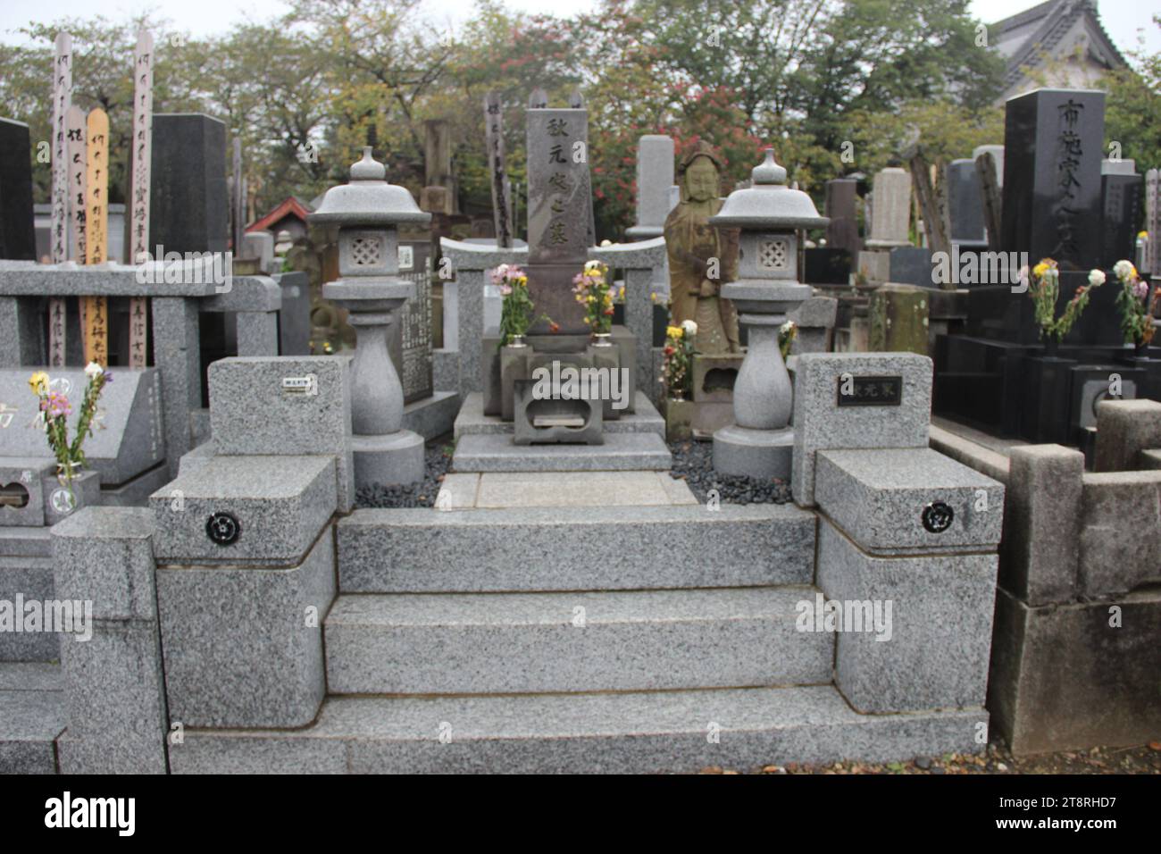 Chiba-dera Temple Cemetery, Shingon Buzan Sect of Buddhism, temple ...