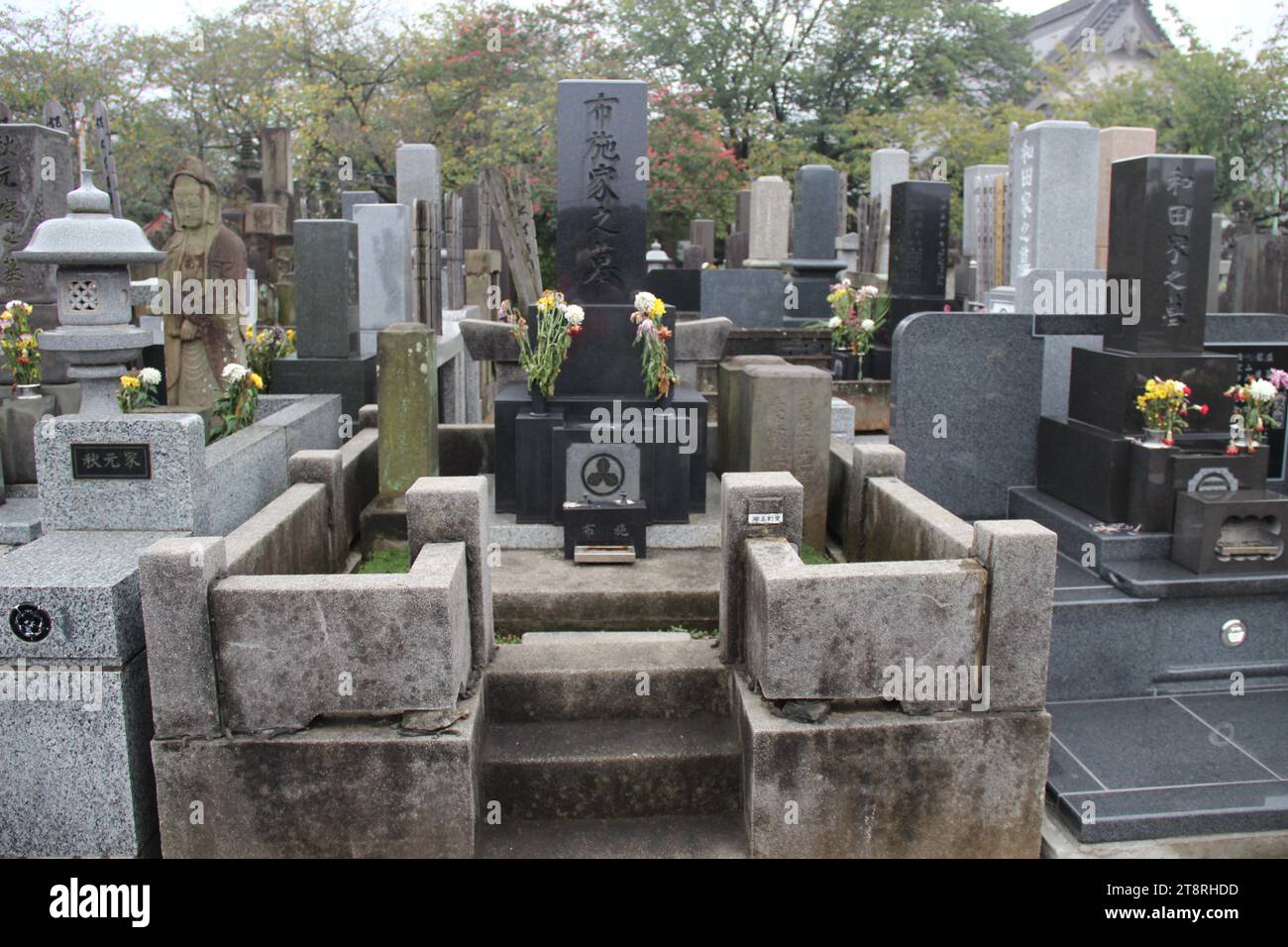 Chiba-dera Temple Cemetery, Shingon Buzan Sect of Buddhism, temple ...