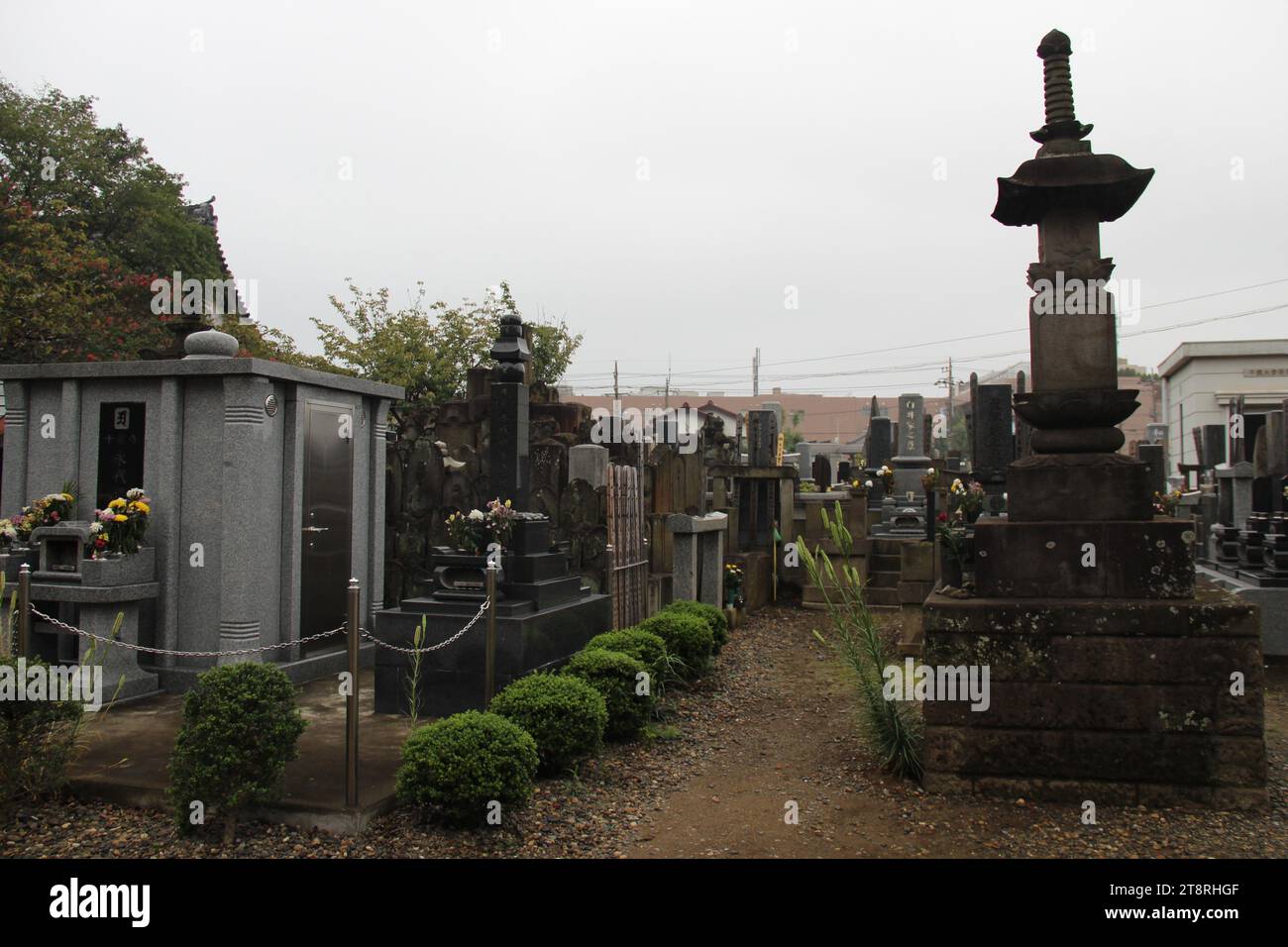 Chiba dera temple cemetery hi-res stock photography and images - Alamy