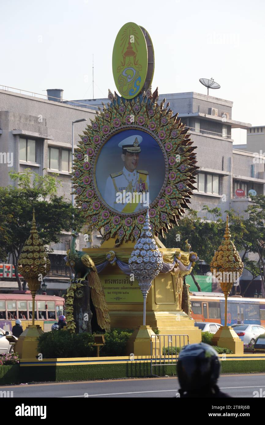 Portrait of King Rama X of Thailand, Bangkok, Thailand Stock Photo - Alamy