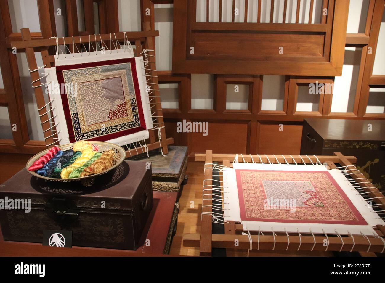 Thai Royal Textiles, Royal Textile Gallery, National Museum of Thailand ...