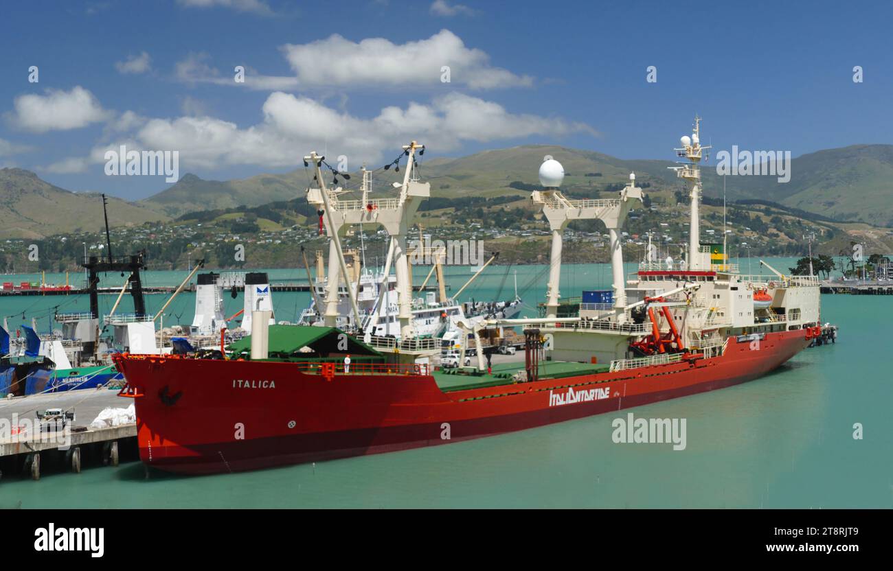 Mario zucchelli base hi-res stock photography and images - Alamy