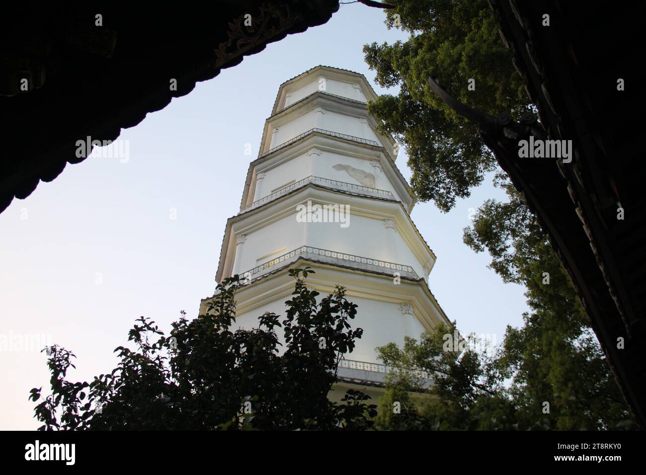 Bai Ta White Pagoda Temple, Originally built 904 AD. Fuzhou, Fujian ...
