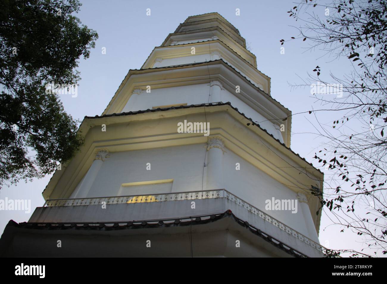 Bai Ta White Pagoda Temple, Originally built 904 AD. Fuzhou, Fujian ...