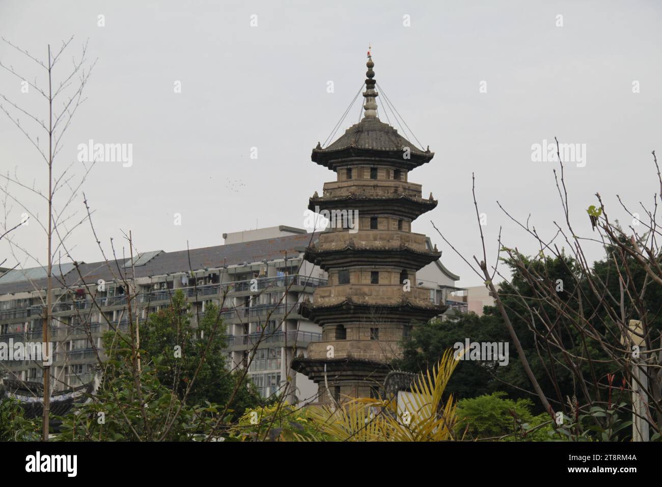 Black pagoda hi-res stock photography and images - Alamy