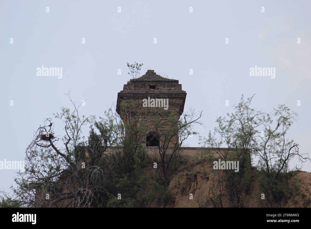 Gongyi grottoes hi-res stock photography and images - Alamy