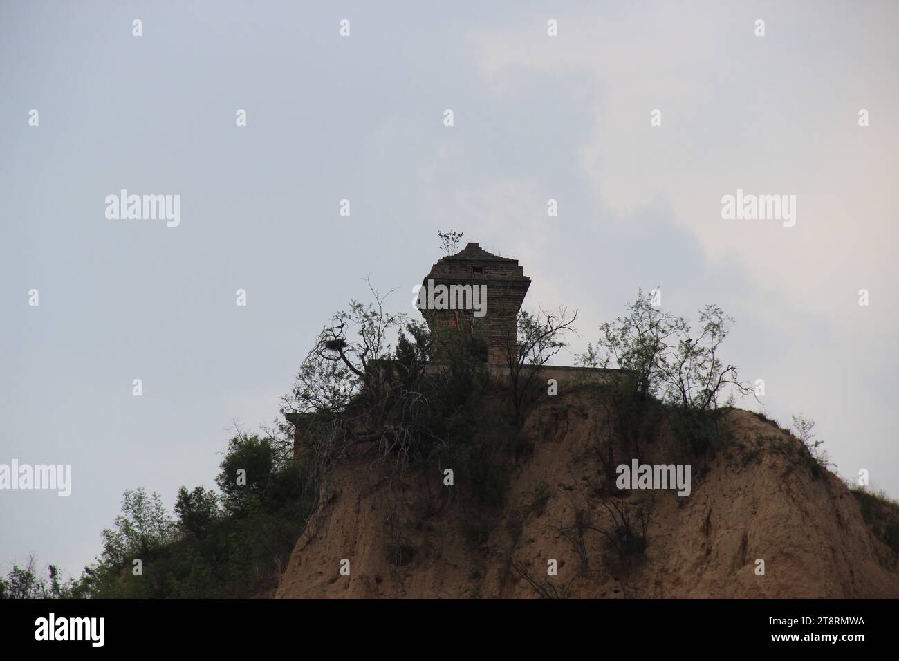 Gongyi grottoes hi-res stock photography and images - Alamy