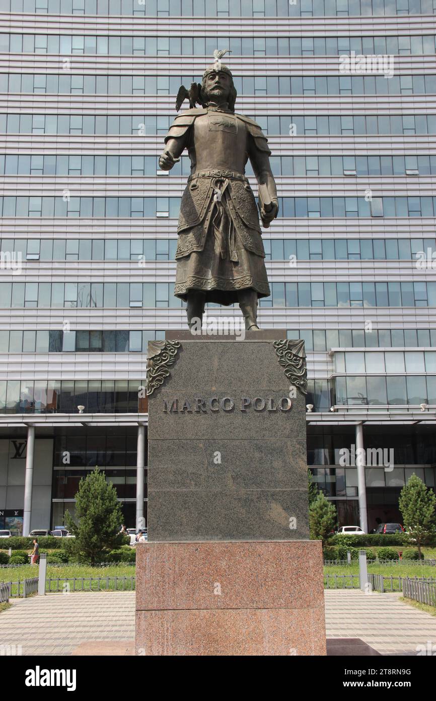 Statue of marco polo hi-res stock photography and images - Alamy