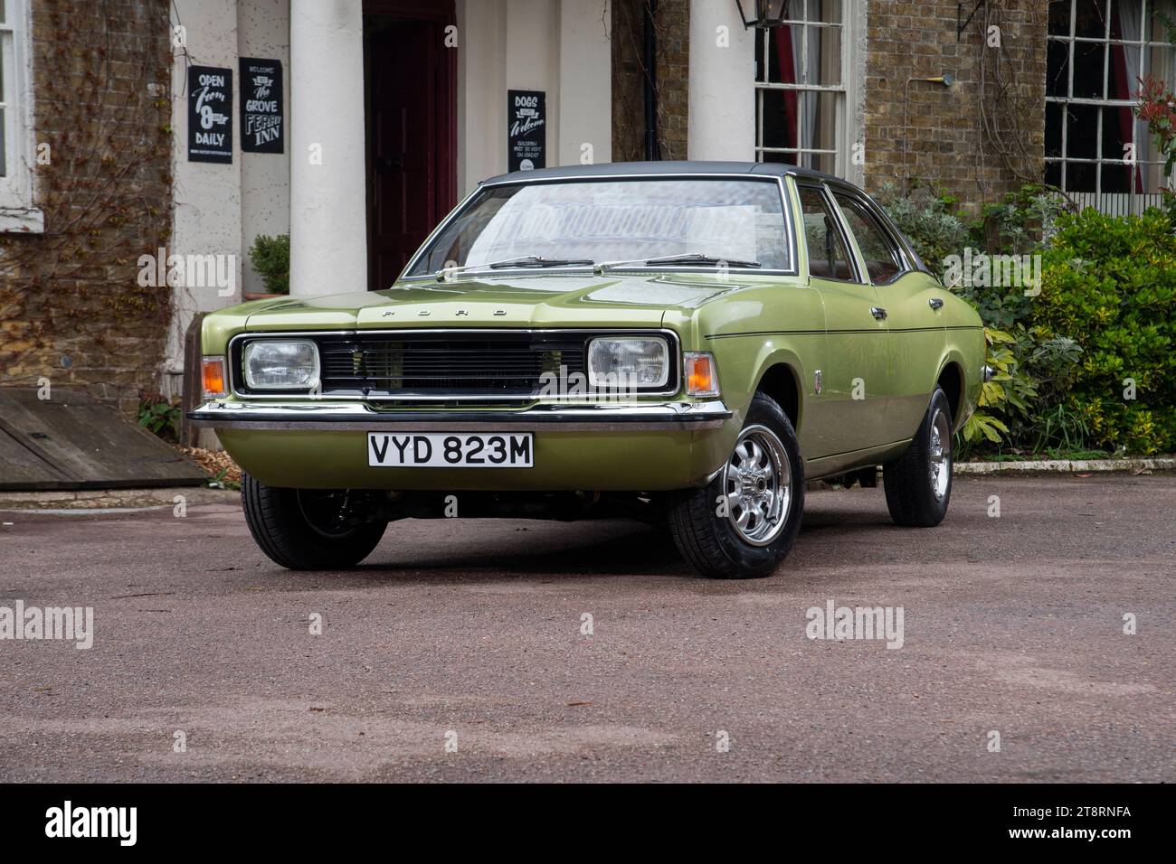 Mk3 Ford Cortina 2000 GT classic 1970s british/European family car ...