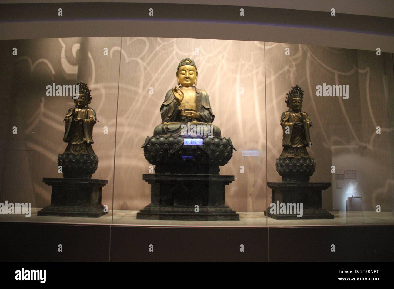 Buddha Triad, Ming, Buddhist Art Collection, Palace Museum, Taipei ...