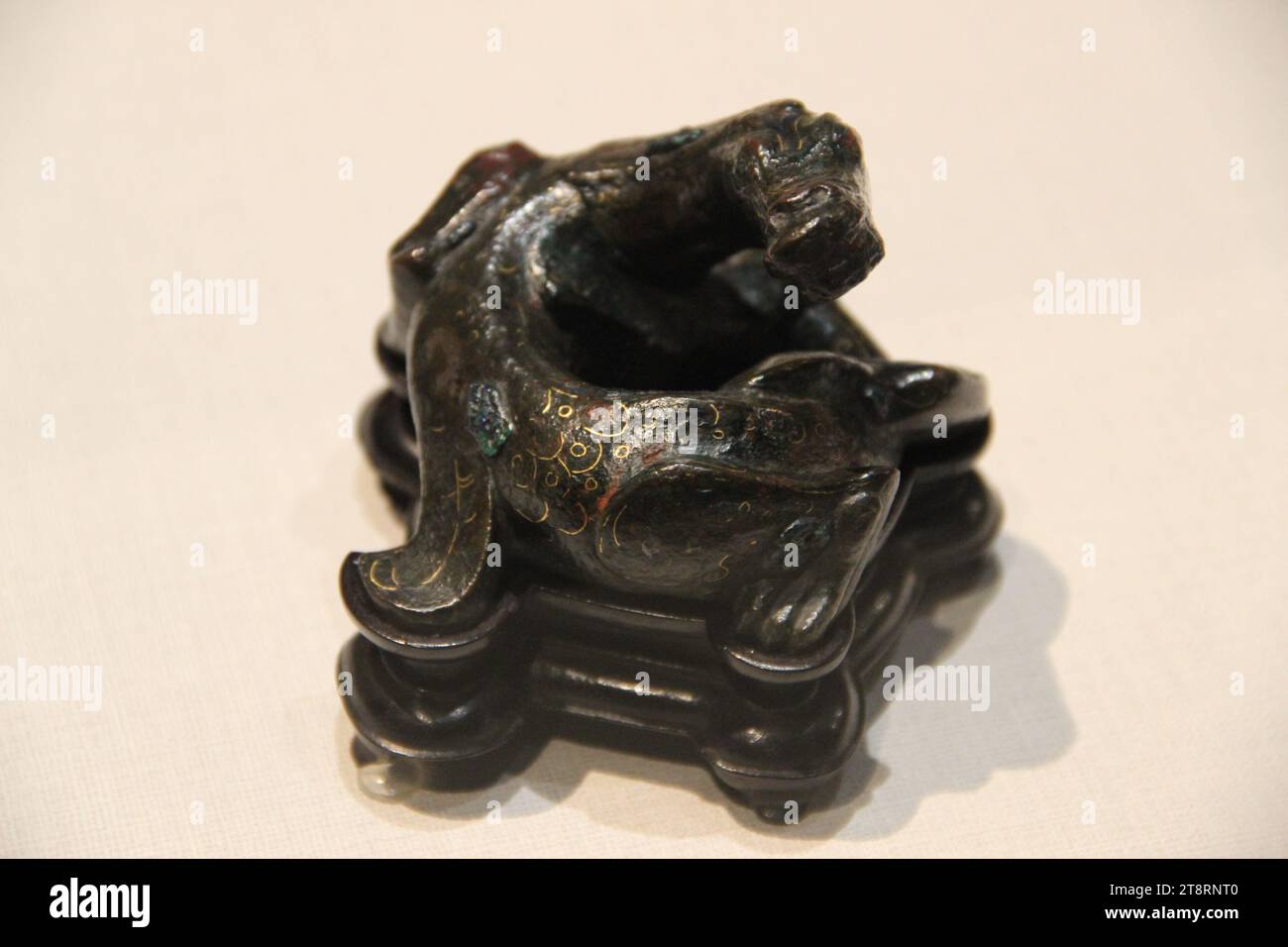 Song ming era bronze hi-res stock photography and images - Alamy