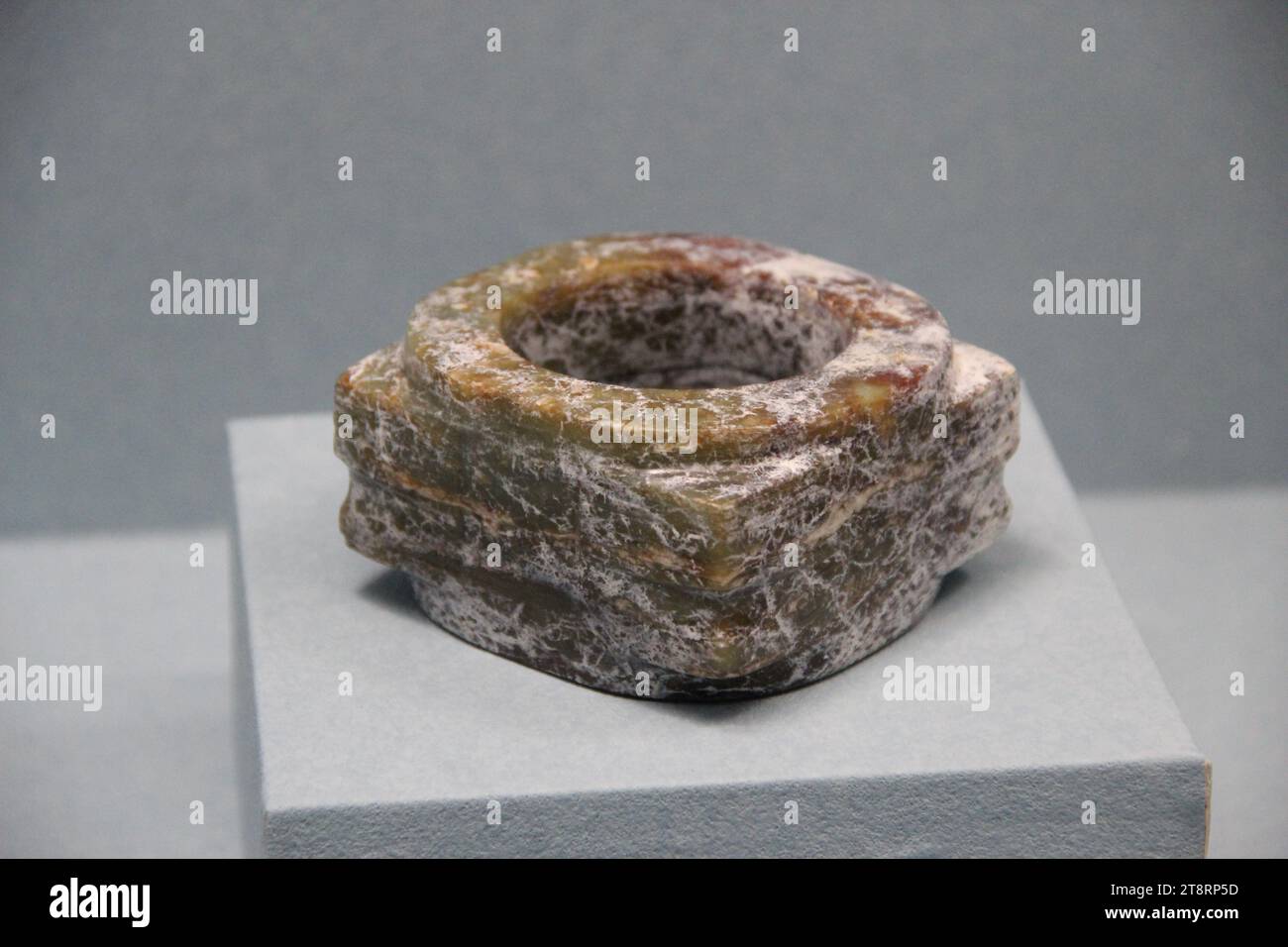 Jade Cong, Liangzhu Culture, Jade gallery, Palace Museum, Taipei ...