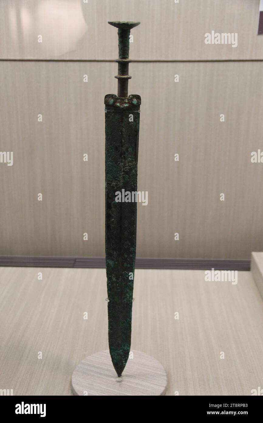 Warring states bronze jian sword hi-res stock photography and images ...