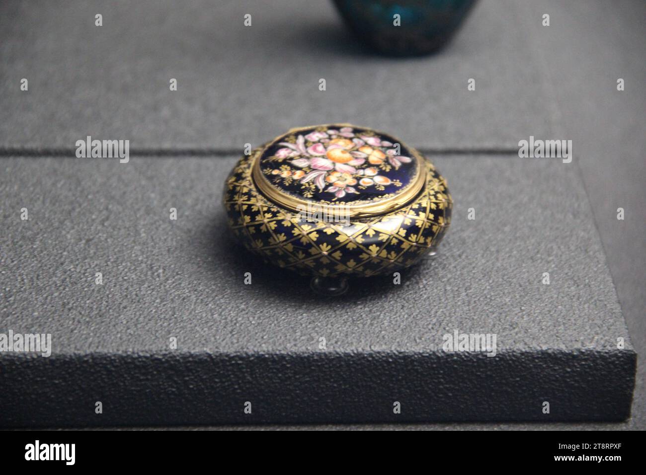 Qing Glass Inlaid Box, Special Exhibit of Glass Artifacts, Palace ...