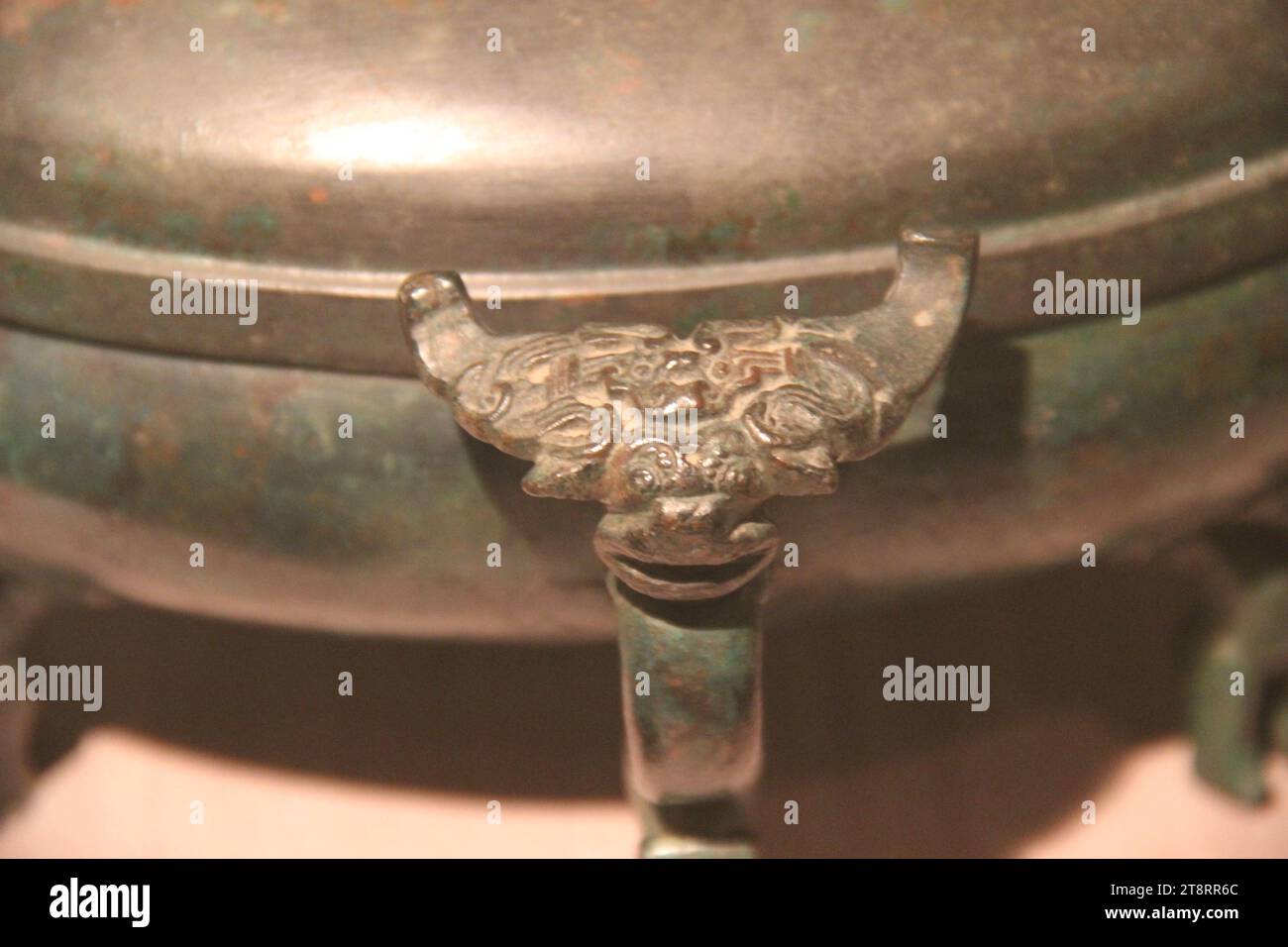 Spring & Autumn Bronze He, 7th-5th C. BC, Bronze gallery, Palace Museum ...