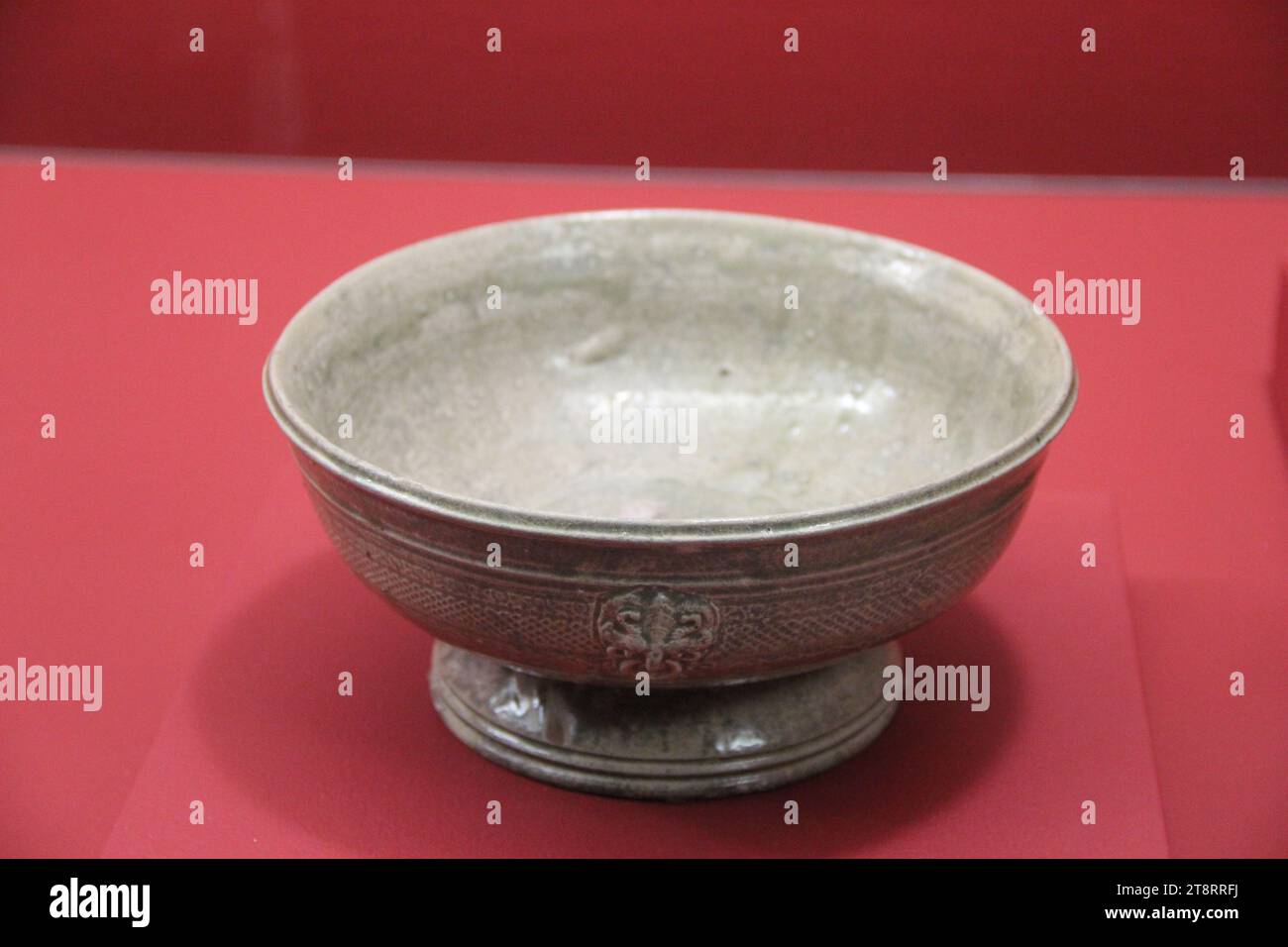 Jin celadon gui hi-res stock photography and images - Alamy