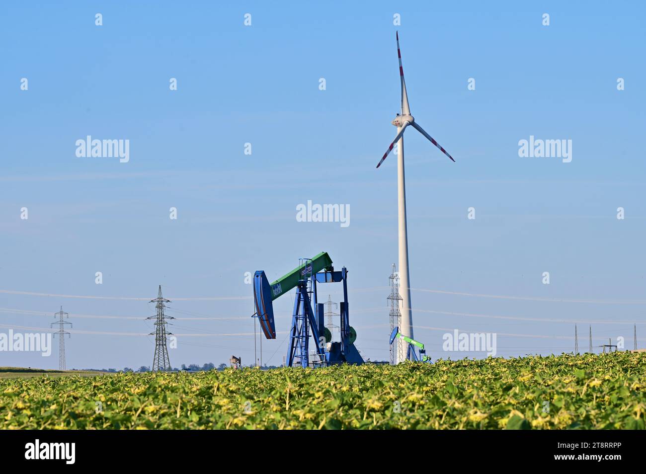 Oil and gas production and wind power in Prottes in the Weinviertel ...