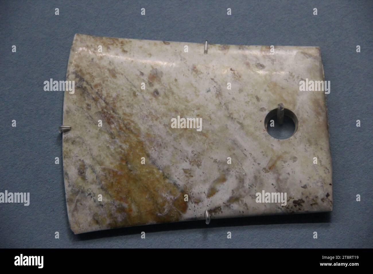 Liangzhu culture jade hi-res stock photography and images - Alamy