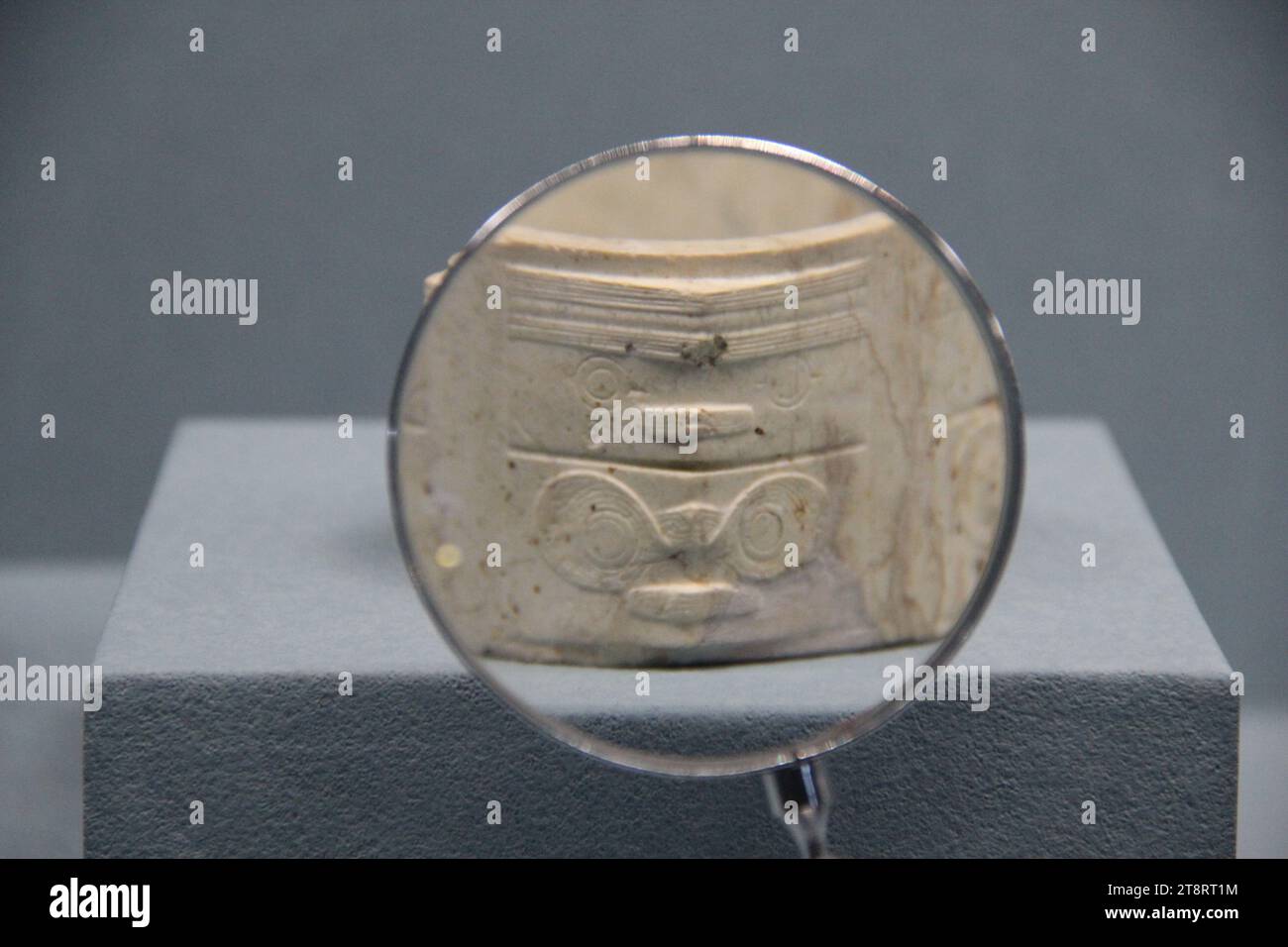 Liangzhu culture jade hi-res stock photography and images - Alamy