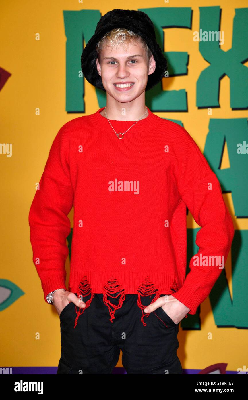 Berlin, Germany. 20th November, 2023. Leo Alino bei der Premiere des ...