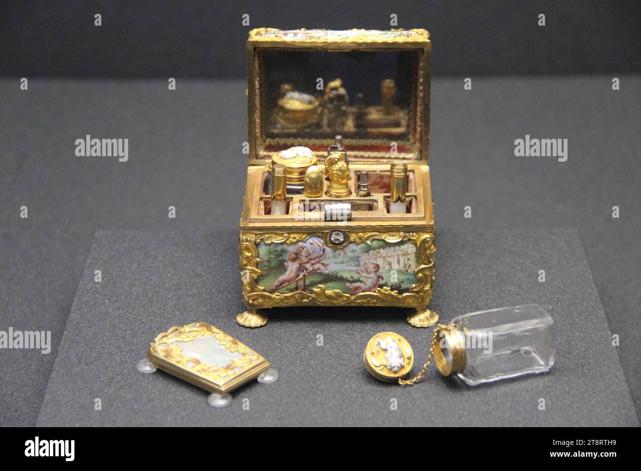 Qing Glass & Gold Treasure Box, Special Exhibit of Glass Artifacts ...