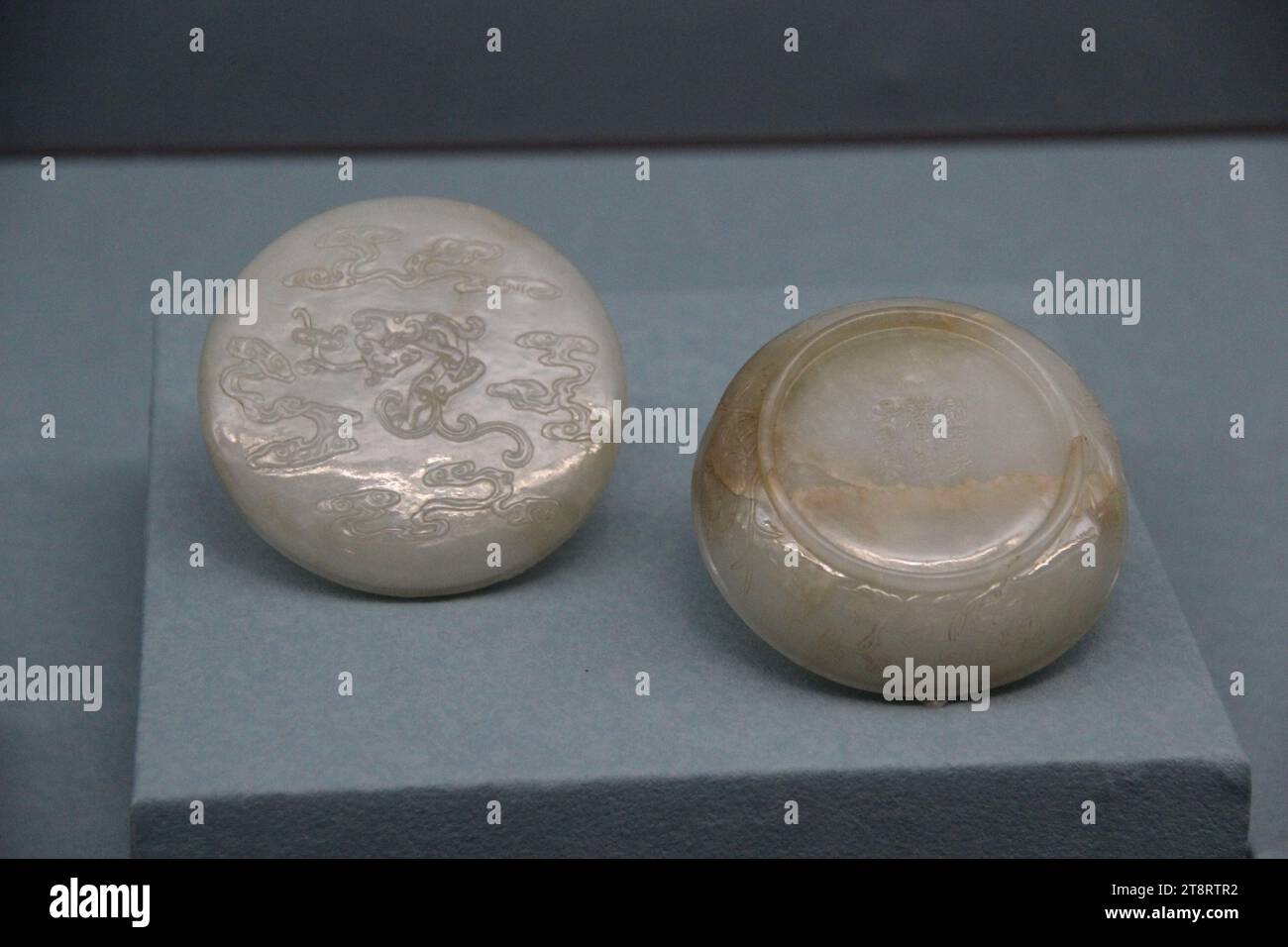 Ming jade box hi-res stock photography and images - Alamy