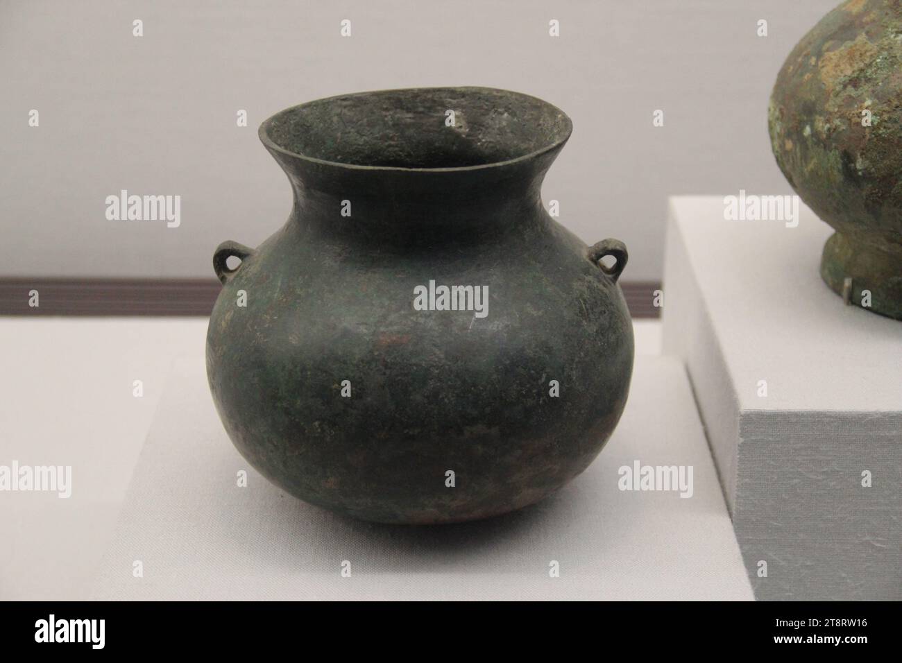 Early Western Han Bronze Mou, 3rd-2nd C. BC, Bronze gallery, Palace ...