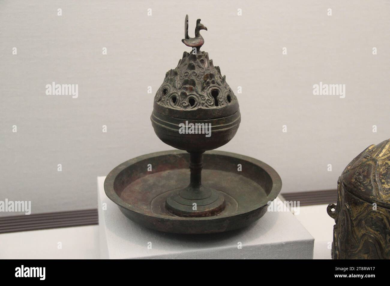 Han Bronze Incense Burner in Boshan Mt. Shape, Bronze gallery, Palace ...
