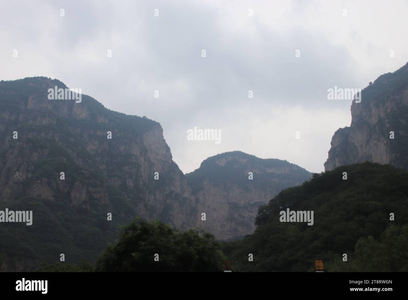 Yuntai shan national geopark hi-res stock photography and images - Alamy