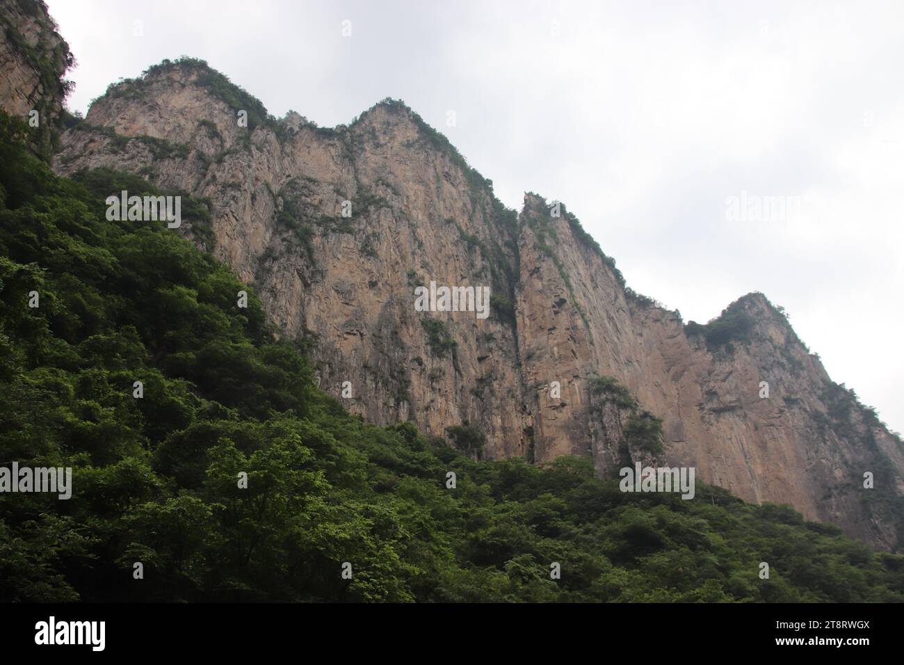 Yuntai shan national geopark hi-res stock photography and images - Alamy