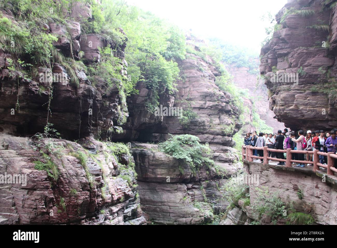 Yuntai Mountain Red-stone Gorge, Yuntai Shan National Geopark, Henan ...