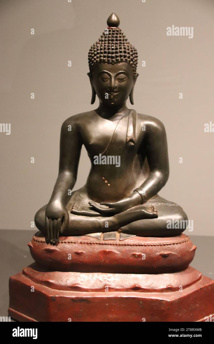 Lanna Art: Bronze Buddha Subduing Mara, Gallery of Thai History ...