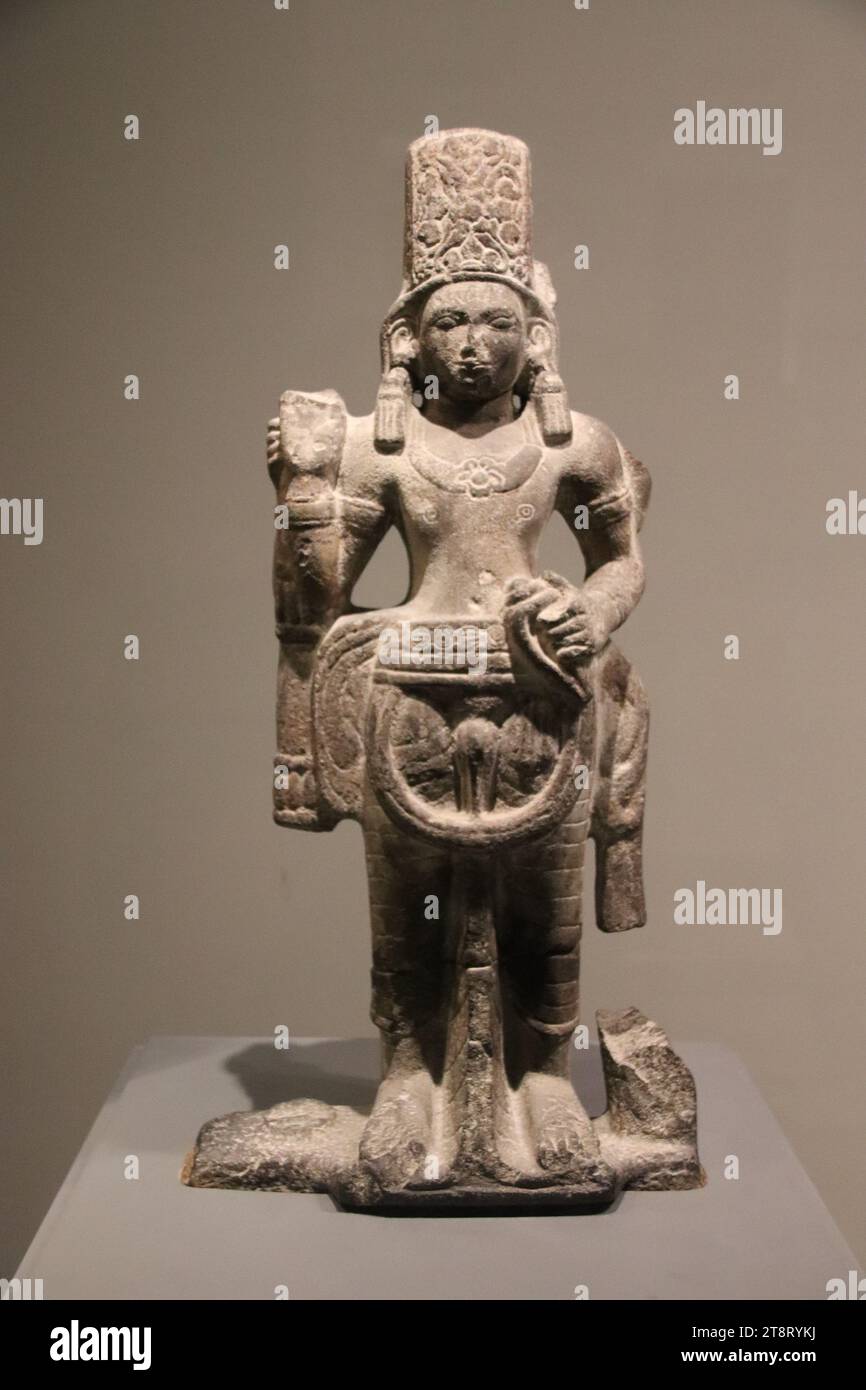 Srivijaya Art: Stone Vishnu, Gallery of Thai History, National Museum ...