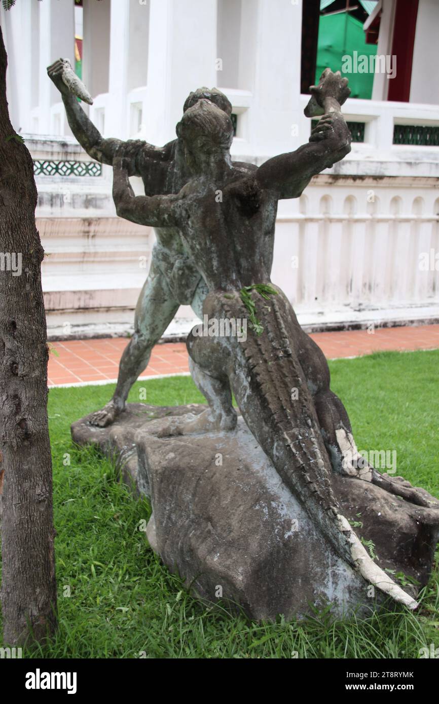 Crocodile man statue hi-res stock photography and images - Alamy