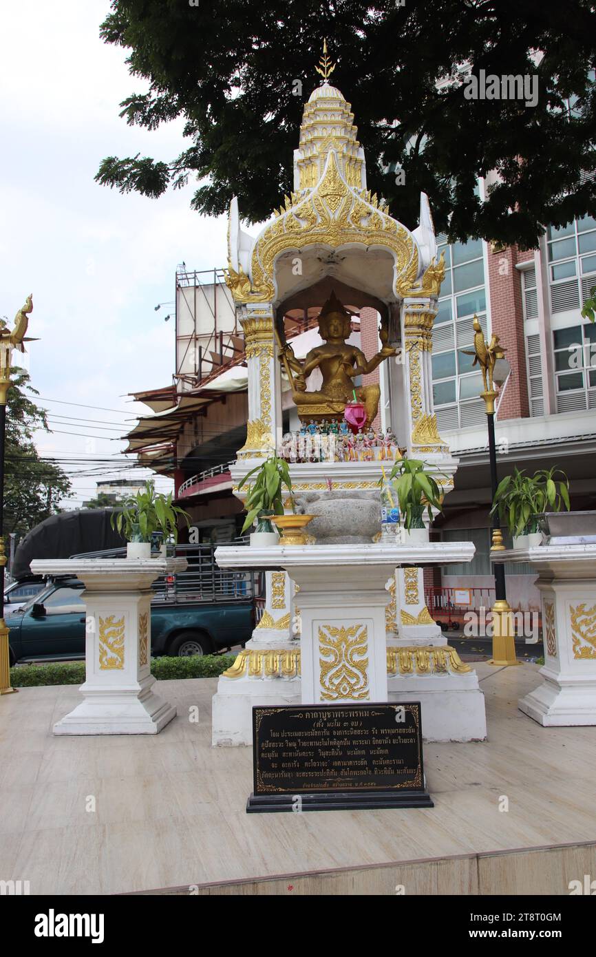 Thai Hindu Altar, Bangkok, Thailand Stock Photo - Alamy