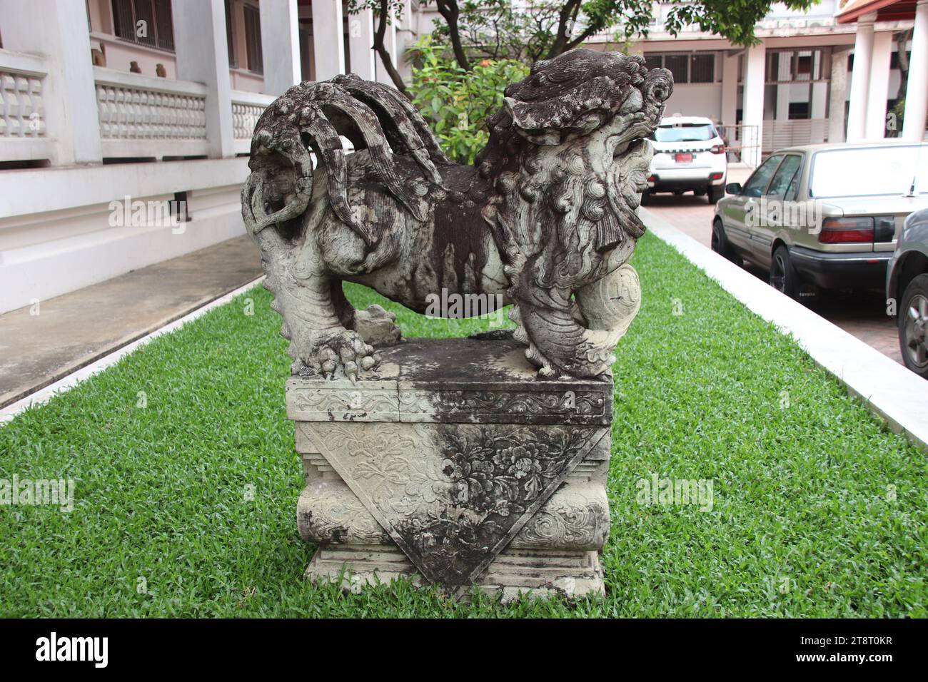 Guardian Lion Statue, National Museum of Thailand, Bangkok Stock Photo ...
